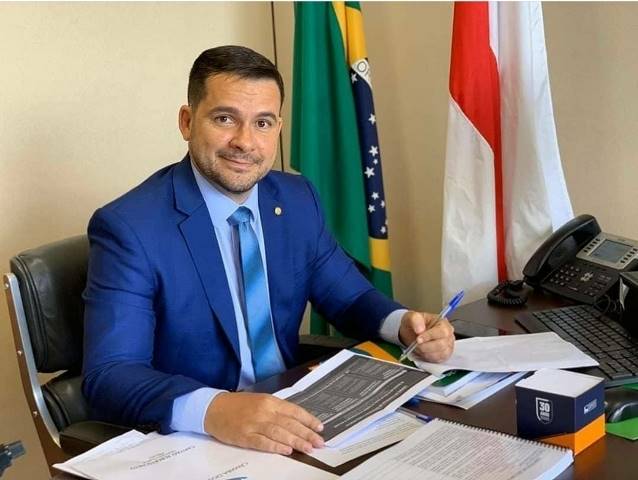 Quem perde com a pré-candidatura de Alberto Neto?