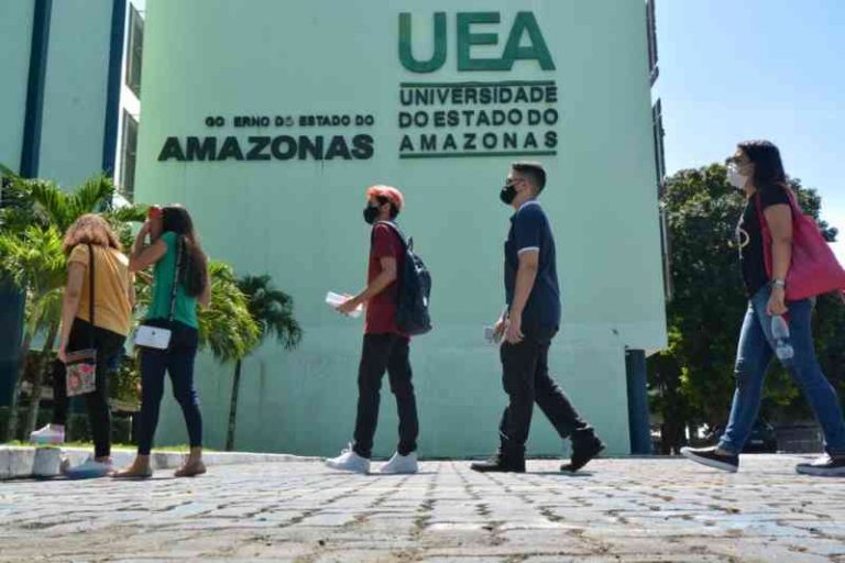 UEA lança curso pré-vestibular online gratuito para alunos do ensino médio