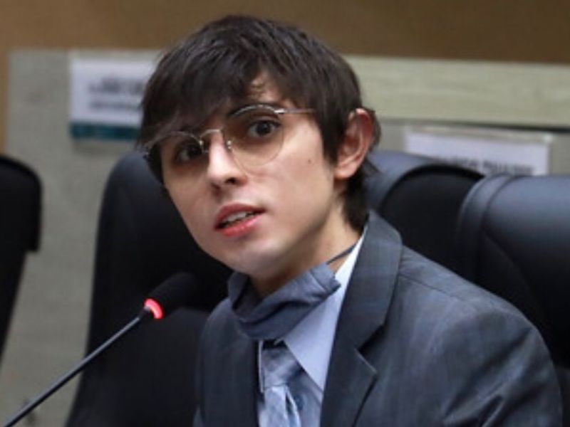 Amom diz que não é candidato a prefeito e muda cenário político das ...