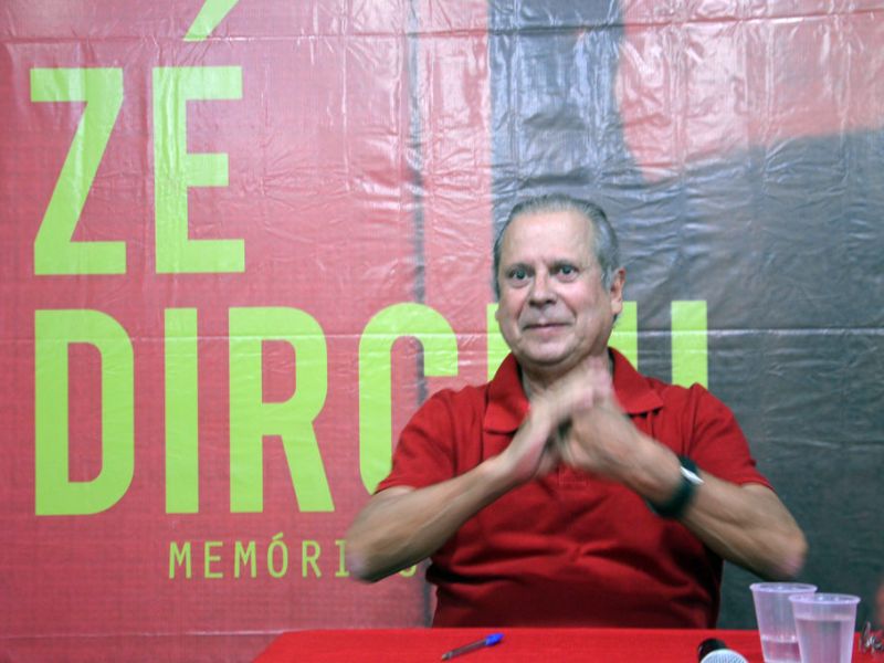 Zé Dirceu desembarca em Manaus para lançamento de livro nesta quinta