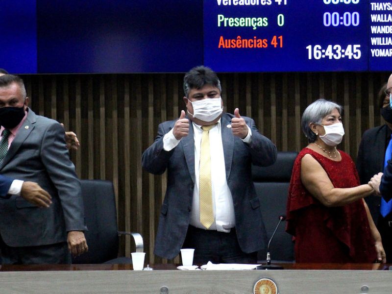 Na CMM, maioria é contra manobra de David Reis para se manter presidente