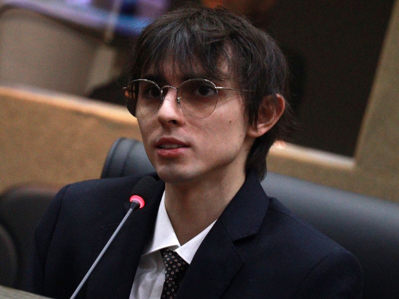 Amom já atua como deputado com pautas e discussões em nível federal ...