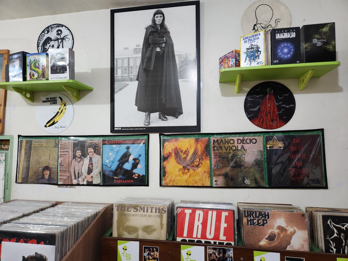 Sebos resistem ao comércio de livros on-line e viram opção para clássicos