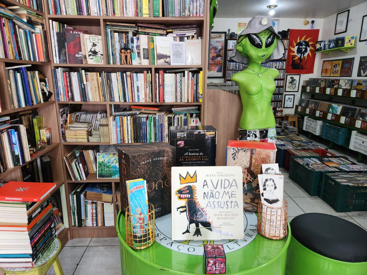 Sebos resistem ao comércio de livros on-line e viram opção para clássicos