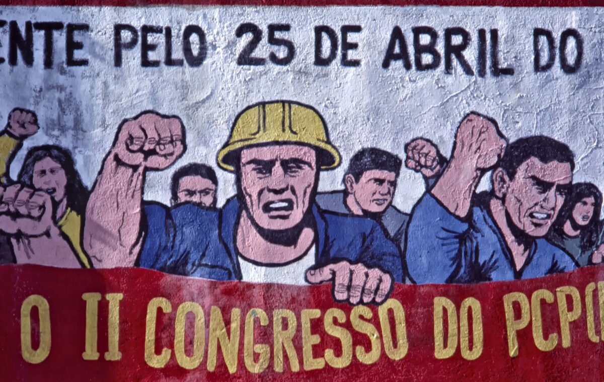 50 Anos da Revolução dos Cravos: a queda da ditadura em Portugal
