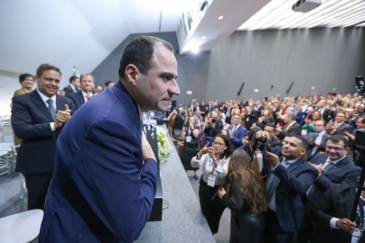 Beto Simonetti é reeleito por unanimidade para a presidência da OAB ...
